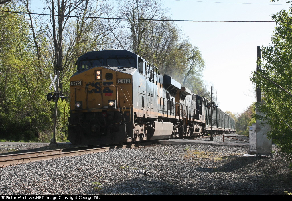 CSX 5412 and train Q703